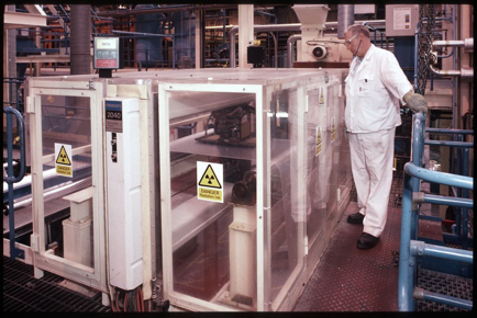 Faulty shutter on a scanning beta thickness gauge - OTHEA - RELIR